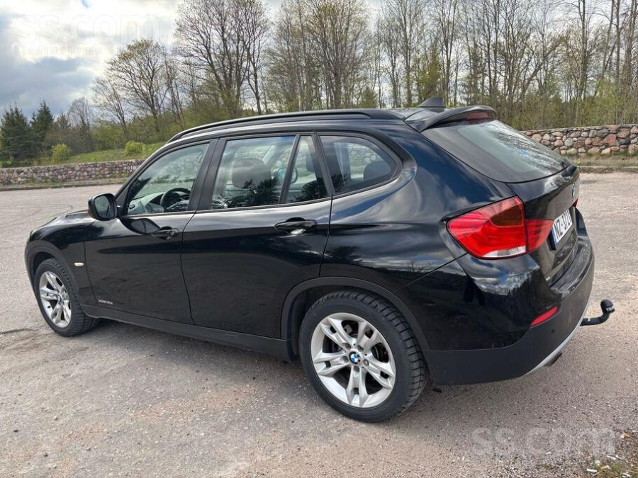 Melns BMW X1 2011 Talsi, ar dzinēja tilpumu 2.00 L un nobraukumu 266 tūkst. km par 7499 €, foto 3 vietnē AUTOMOTO.COM.LV