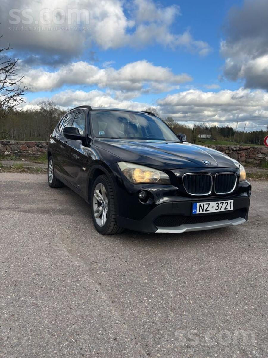 Melns BMW X1 2011 Talsi, ar dzinēja tilpumu 2.00 L un nobraukumu 266 tūkst. km par 7499 €, foto 4 vietnē AUTOMOTO.COM.LV