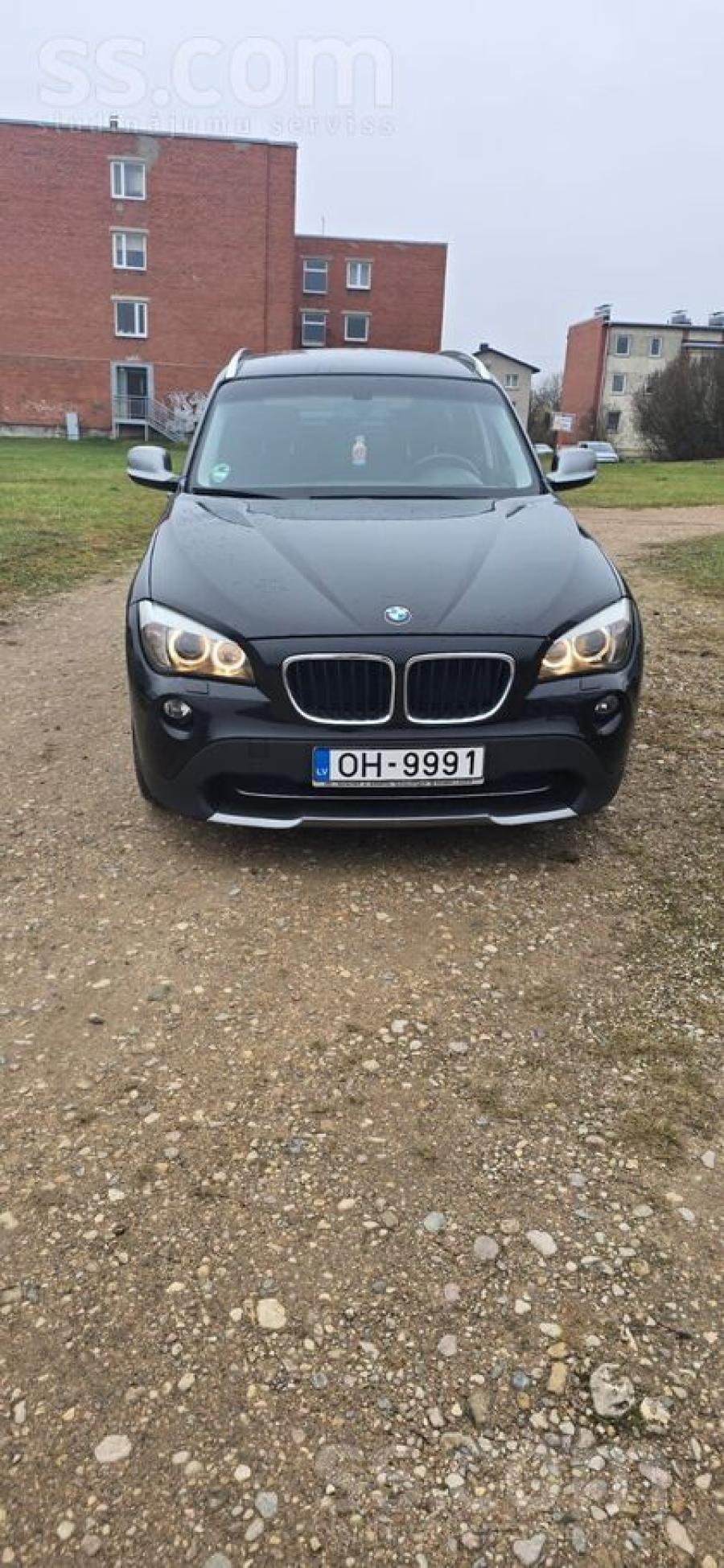 Black BMW X1 2011 in Madona, with an engine capacity of 2.00 L and mileage of 254 thousand km for 8300 €, photo 1 on AUTOMOTO.COM.LV
