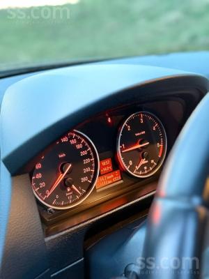 Black BMW X1 2011 in Madona, with an engine capacity of 2.00 L and mileage of 254 thousand km for 8300 €, photo 5 on AUTOMOTO.COM.LV