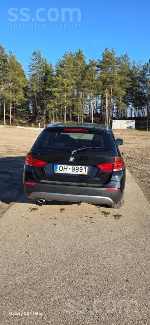 Black BMW X1 2011 in Madona, with an engine capacity of 2.00 L and mileage of 254 thousand km for 8300 €, photo 10 on AUTOMOTO.COM.LV