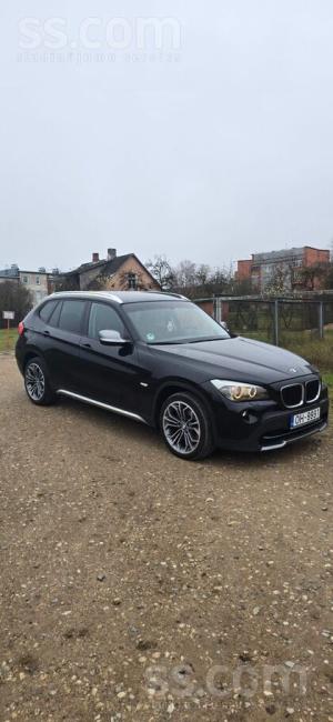 Black BMW X1 2011 in Madona, with an engine capacity of 2.00 L and mileage of 254 thousand km for 8300 €, photo 14 on AUTOMOTO.COM.LV