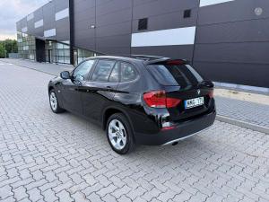 Black BMW X1 2011 in Kupiskis, with an engine capacity of 2.00 L and mileage of 263 thousand km for 5800 €, photo 7 on AUTOMOTO.COM.LV