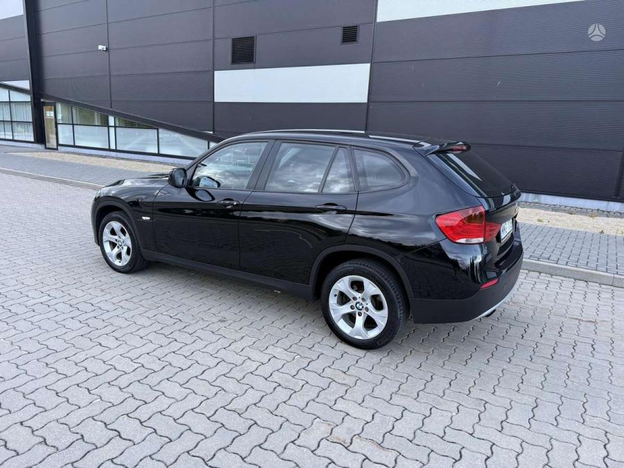 Black BMW X1 2011 in Kupiskis, with an engine capacity of 2.00 L and mileage of 263 thousand km for 5800 €, photo 15 on AUTOMOTO.COM.LV