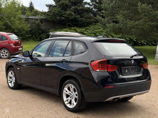 Black BMW X1 2011 in Rokiskis, with an engine capacity of 2.00 L and mileage of 231 thousand km for 2650 €, photo 1 on AUTOMOTO.COM.LV