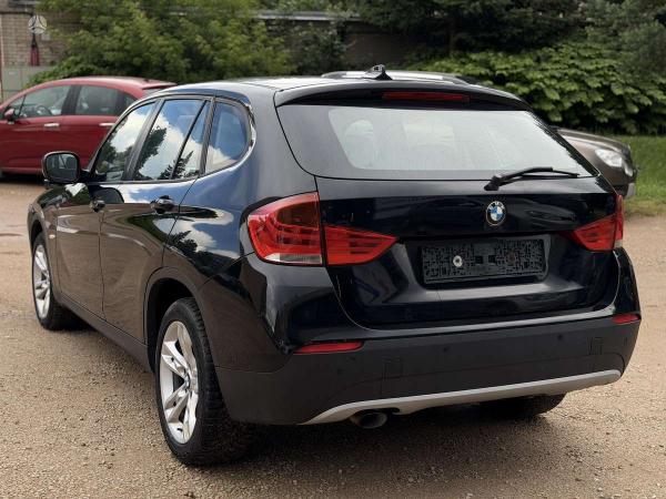 Black BMW X1 2011 in Rokiskis, with an engine capacity of 2.00 L and mileage of 231 thousand km for 2650 €, photo 9 on AUTOMOTO.COM.LV