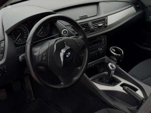 Black BMW X1 2011 in Rokiskis, with an engine capacity of 2.00 L and mileage of 231 thousand km for 2650 €, photo 19 on AUTOMOTO.COM.LV