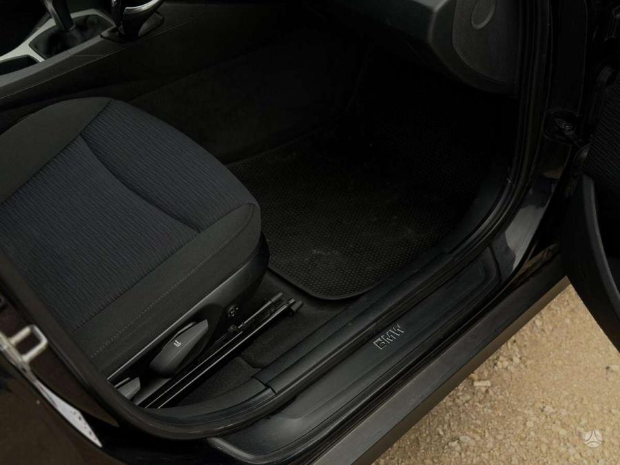 Black BMW X1 2011 in Rokiskis, with an engine capacity of 2.00 L and mileage of 231 thousand km for 2650 €, photo 24 on AUTOMOTO.COM.LV