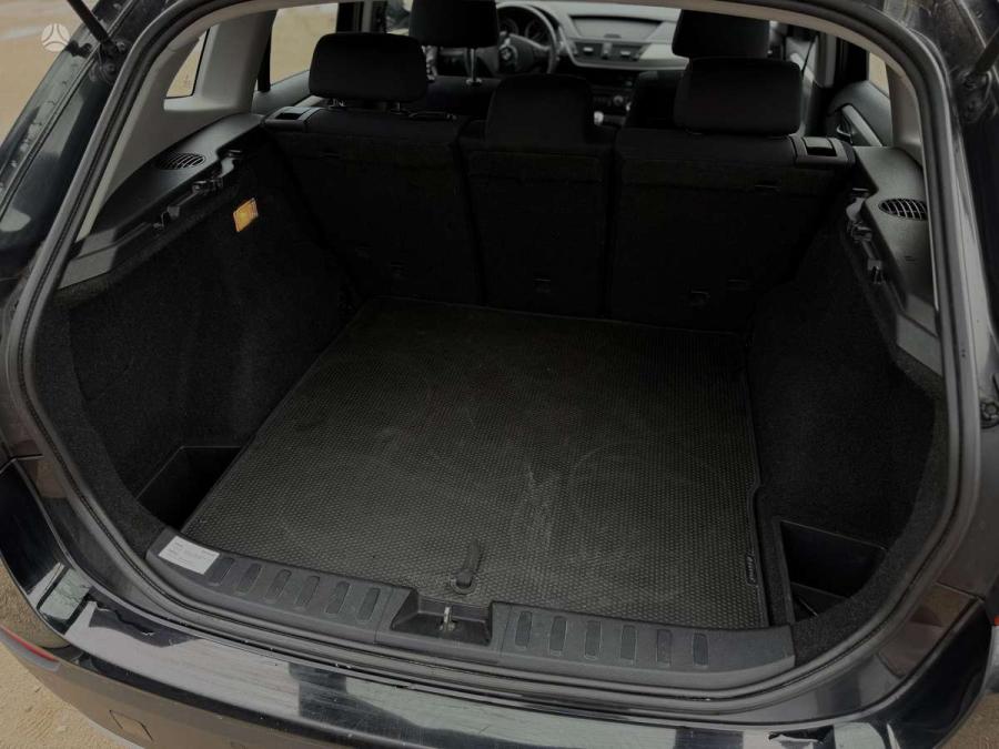 Black BMW X1 2011 in Rokiskis, with an engine capacity of 2.00 L and mileage of 231 thousand km for 2650 €, photo 31 on AUTOMOTO.COM.LV