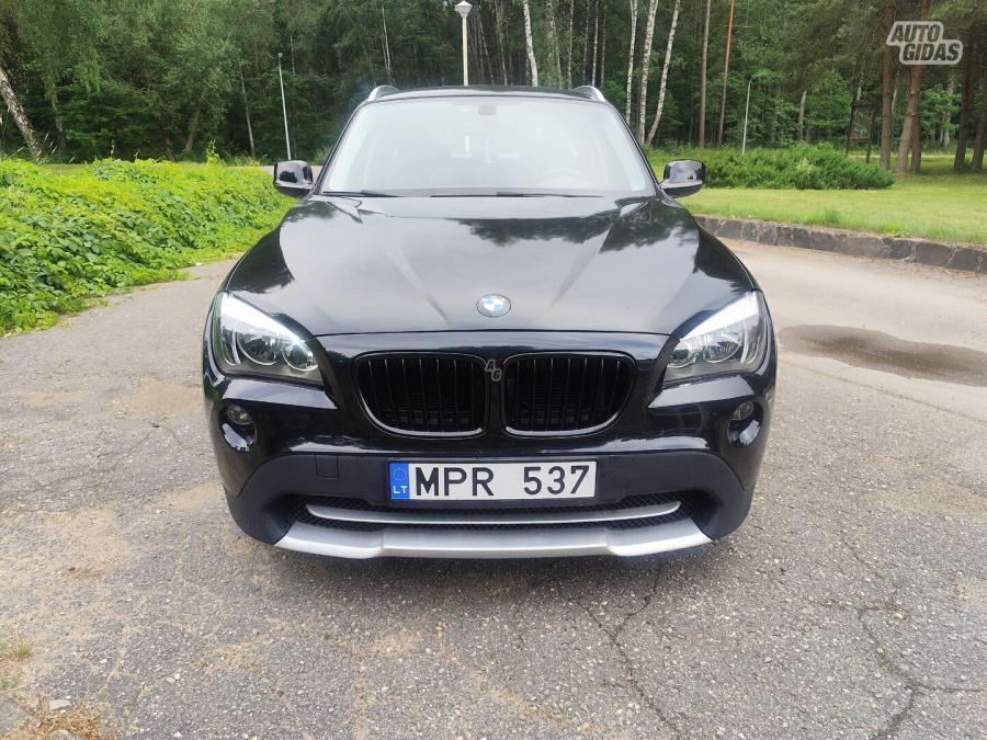 Melns BMW X1 2011 Pasvalys, ar dzinēja tilpumu 2.00 L un nobraukumu 149 tūkst. km par 5600 €, foto 4 vietnē AUTOMOTO.COM.LV