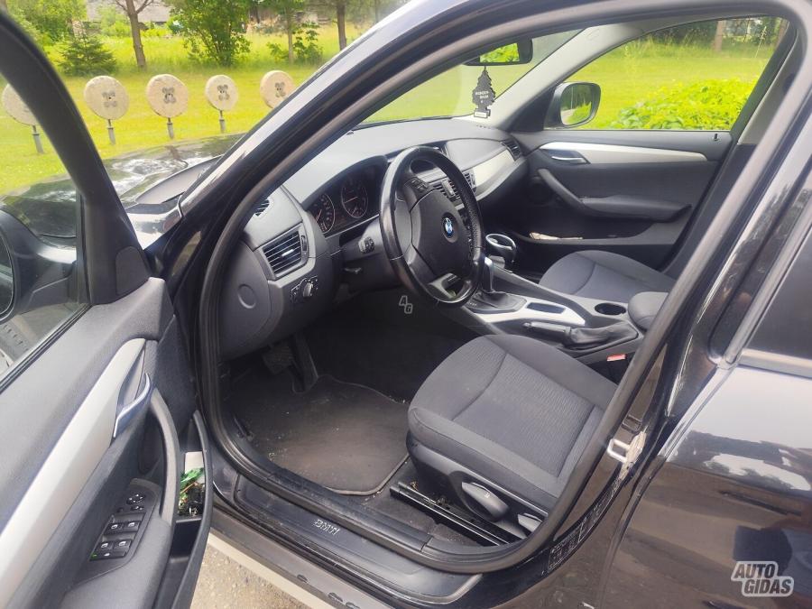 Melns BMW X1 2011 Pasvalys, ar dzinēja tilpumu 2.00 L un nobraukumu 149 tūkst. km par 5600 €, foto 8 vietnē AUTOMOTO.COM.LV