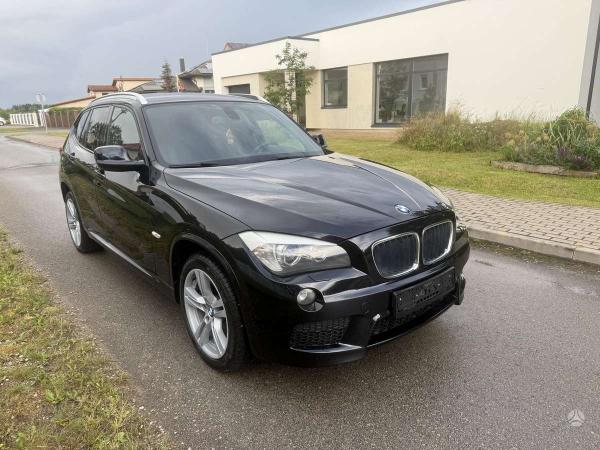 Black BMW X1 2011 in Panevezys, with an engine capacity of 2.00 L and mileage of 240 thousand km for 7750 €, photo 2 on AUTOMOTO.COM.LV