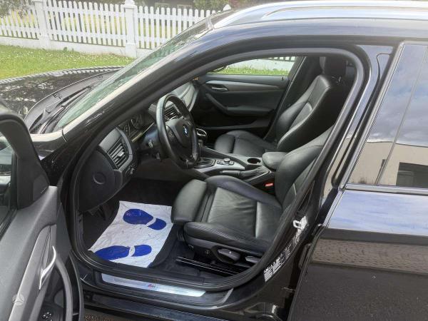 Black BMW X1 2011 in Panevezys, with an engine capacity of 2.00 L and mileage of 240 thousand km for 7750 €, photo 5 on AUTOMOTO.COM.LV