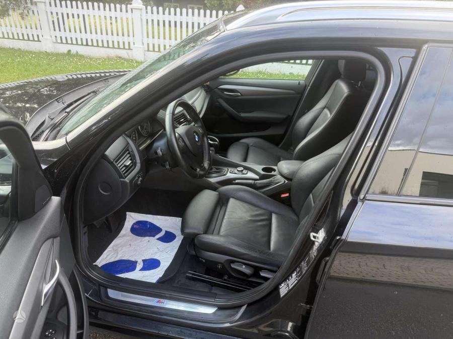 Melns BMW X1 2011 Panevēža, ar dzinēja tilpumu 2.00 L un nobraukumu 240 tūkst. km par 7750 €, foto 6 vietnē AUTOMOTO.COM.LV