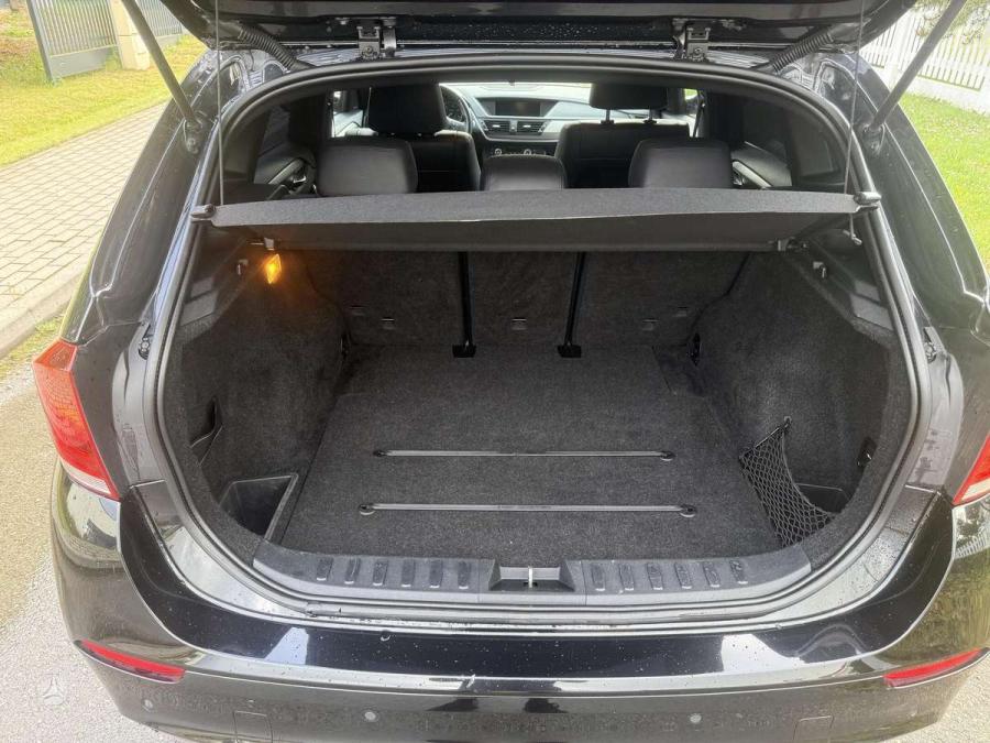 Melns BMW X1 2011 Panevēža, ar dzinēja tilpumu 2.00 L un nobraukumu 240 tūkst. km par 7750 €, foto 11 vietnē AUTOMOTO.COM.LV