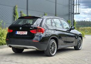 Black BMW X1 2011 in Vilnius, with an engine capacity of 2.00 L and mileage of 269 thousand km for 6250 €, photo 7 on AUTOMOTO.COM.LV
