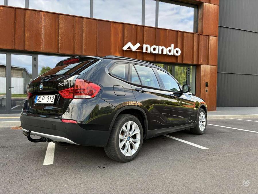 Melns BMW X1 2011 Kauņa, ar dzinēja tilpumu 2.00 L un nobraukumu 306 tūkst. km par 5300 €, foto 1 vietnē AUTOMOTO.COM.LV