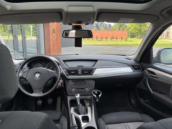 Black BMW X1 2011 in Kaunas, with an engine capacity of 2.00 L and mileage of 306 thousand km for 5300 €, photo 8 on AUTOMOTO.COM.LV