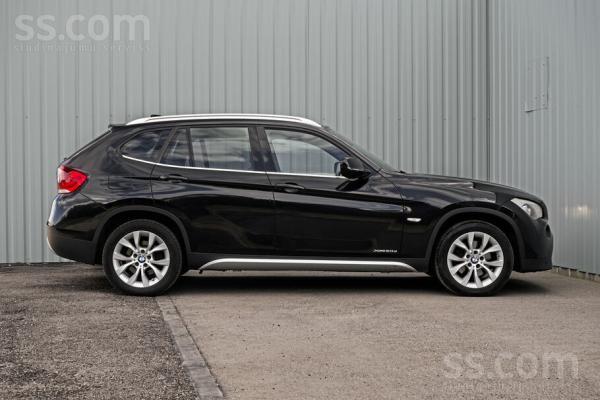 Melns BMW X1 2011 Ogre, ar dzinēja tilpumu 2.00 L un nobraukumu 0 tūkst. km par 6900 €, foto 5 vietnē AUTOMOTO.COM.LV