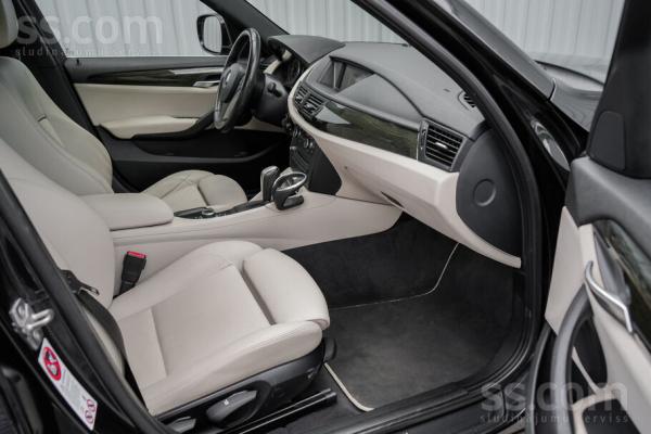 Melns BMW X1 2011 Ogre, ar dzinēja tilpumu 2.00 L un nobraukumu 0 tūkst. km par 6900 €, foto 7 vietnē AUTOMOTO.COM.LV