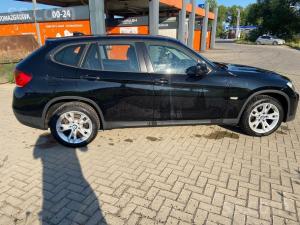 Black BMW X1 2011 in Jekabpils, with an engine capacity of 2.00 L and mileage of 231 thousand km for 6200 €, photo 8 on AUTOMOTO.COM.LV