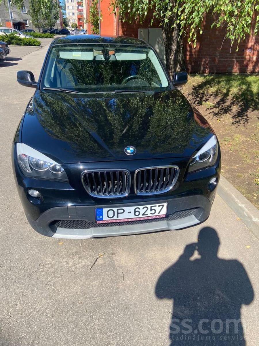 Black BMW X1 2011 in Jekabpils, with an engine capacity of 2.00 L and mileage of 231 thousand km for 6200 €, photo 9 on AUTOMOTO.COM.LV
