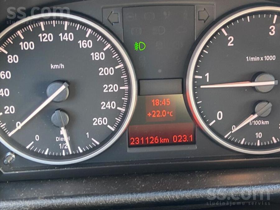 Black BMW X1 2011 in Jekabpils, with an engine capacity of 2.00 L and mileage of 231 thousand km for 6200 €, photo 14 on AUTOMOTO.COM.LV
