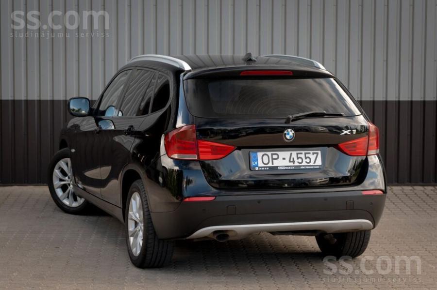 Melns BMW X1 2011 Talsi, ar dzinēja tilpumu 2.00 L un nobraukumu 0 tūkst. km par 5490 €, foto 5 vietnē AUTOMOTO.COM.LV
