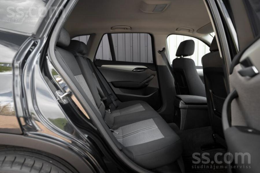 Melns BMW X1 2011 Talsi, ar dzinēja tilpumu 2.00 L un nobraukumu 0 tūkst. km par 5490 €, foto 12 vietnē AUTOMOTO.COM.LV