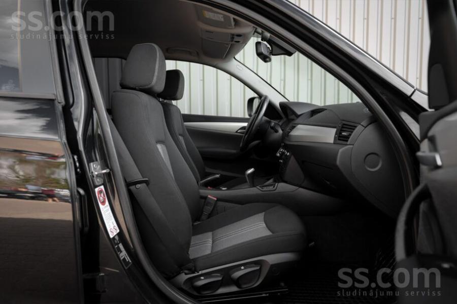 Melns BMW X1 2011 Talsi, ar dzinēja tilpumu 2.00 L un nobraukumu 0 tūkst. km par 5490 €, foto 13 vietnē AUTOMOTO.COM.LV