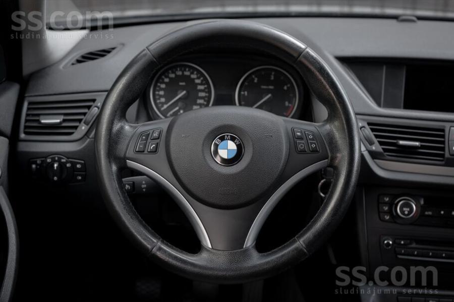 Melns BMW X1 2011 Talsi, ar dzinēja tilpumu 2.00 L un nobraukumu 0 tūkst. km par 5490 €, foto 19 vietnē AUTOMOTO.COM.LV