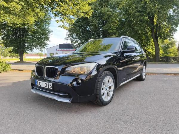 Melns BMW X1 2011 Cēsis, ar dzinēja tilpumu 2.00 L un nobraukumu 262 tūkst. km par 6900 €, foto 1 vietnē AUTOMOTO.COM.LV