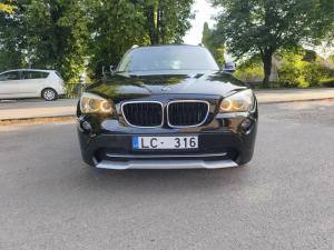 Black BMW X1 2011 in Cesis, with an engine capacity of 2.00 L and mileage of 262 thousand km for 6900 €, photo 3 on AUTOMOTO.COM.LV