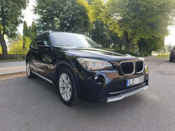 Melns BMW X1 2011 Cēsis, ar dzinēja tilpumu 2.00 L un nobraukumu 262 tūkst. km par 6900 €, foto 3 vietnē AUTOMOTO.COM.LV