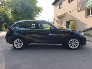 Black BMW X1 2011 in Cesis, with an engine capacity of 2.00 L and mileage of 262 thousand km for 6900 €, photo 6 on AUTOMOTO.COM.LV