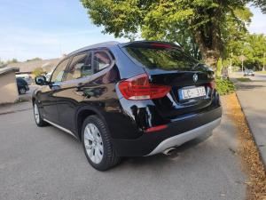 Black BMW X1 2011 in Cesis, with an engine capacity of 2.00 L and mileage of 262 thousand km for 6900 €, photo 7 on AUTOMOTO.COM.LV
