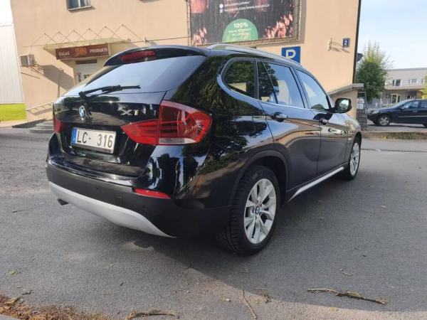 Melns BMW X1 2011 Cēsis, ar dzinēja tilpumu 2.00 L un nobraukumu 262 tūkst. km par 6900 €, foto 8 vietnē AUTOMOTO.COM.LV