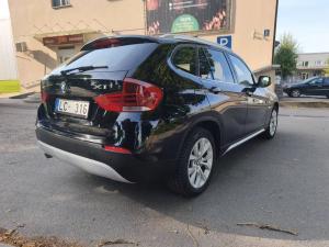 Black BMW X1 2011 in Cesis, with an engine capacity of 2.00 L and mileage of 262 thousand km for 6900 €, photo 9 on AUTOMOTO.COM.LV