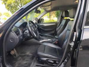 Black BMW X1 2011 in Cesis, with an engine capacity of 2.00 L and mileage of 262 thousand km for 6900 €, photo 12 on AUTOMOTO.COM.LV