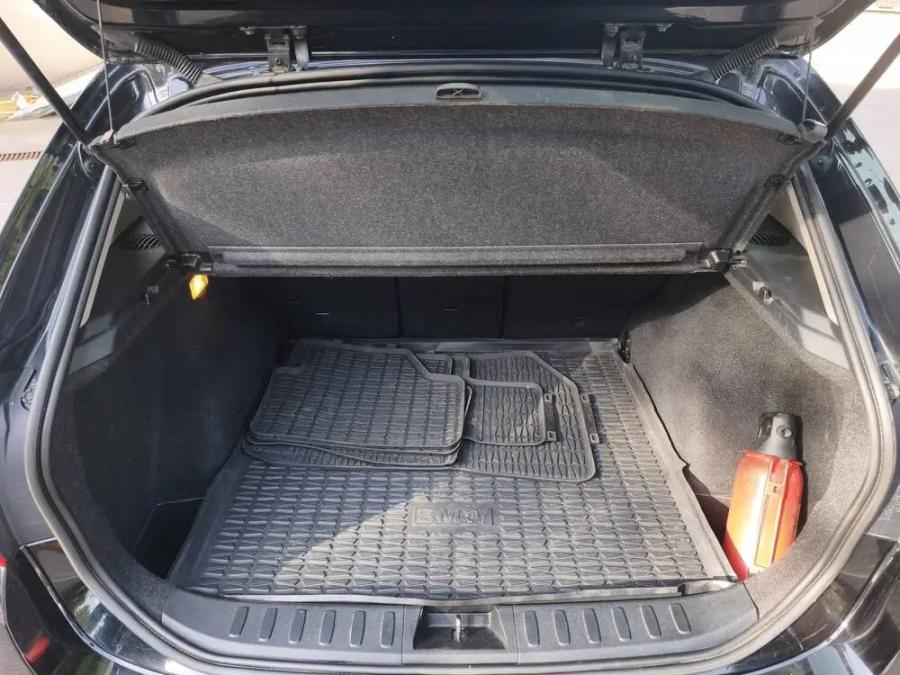Black BMW X1 2011 in Cesis, with an engine capacity of 2.00 L and mileage of 262 thousand km for 6900 €, photo 17 on AUTOMOTO.COM.LV