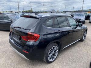 Black BMW X1 2011 in Kaunas, with an engine capacity of 2.00 L and mileage of 220 thousand km for 6950 €, photo 4 on AUTOMOTO.COM.LV