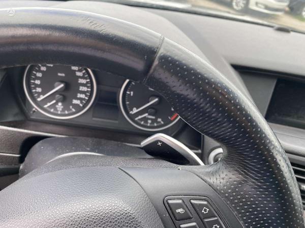Black BMW X1 2011 in Kaunas, with an engine capacity of 2.00 L and mileage of 220 thousand km for 6950 €, photo 8 on AUTOMOTO.COM.LV