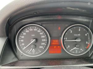 Black BMW X1 2011 in Kaunas, with an engine capacity of 2.00 L and mileage of 220 thousand km for 6950 €, photo 10 on AUTOMOTO.COM.LV