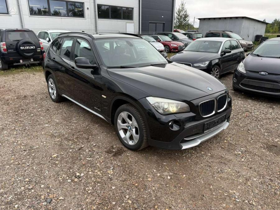 Black BMW X1 2011 in Ukmerge, with an engine capacity of 2.00 L and mileage of 260 thousand km for 5250 €, photo 1 on AUTOMOTO.COM.LV