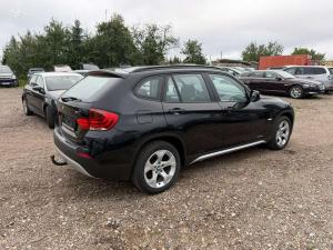 Black BMW X1 2011 in Ukmerge, with an engine capacity of 2.00 L and mileage of 260 thousand km for 5250 €, photo 4 on AUTOMOTO.COM.LV