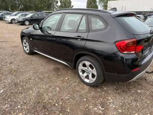 Black BMW X1 2011 in Ukmerge, with an engine capacity of 2.00 L and mileage of 260 thousand km for 5250 €, photo 5 on AUTOMOTO.COM.LV
