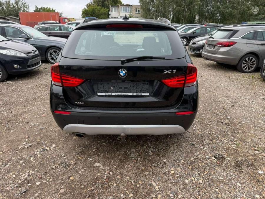 Black BMW X1 2011 in Ukmerge, with an engine capacity of 2.00 L and mileage of 260 thousand km for 5250 €, photo 6 on AUTOMOTO.COM.LV