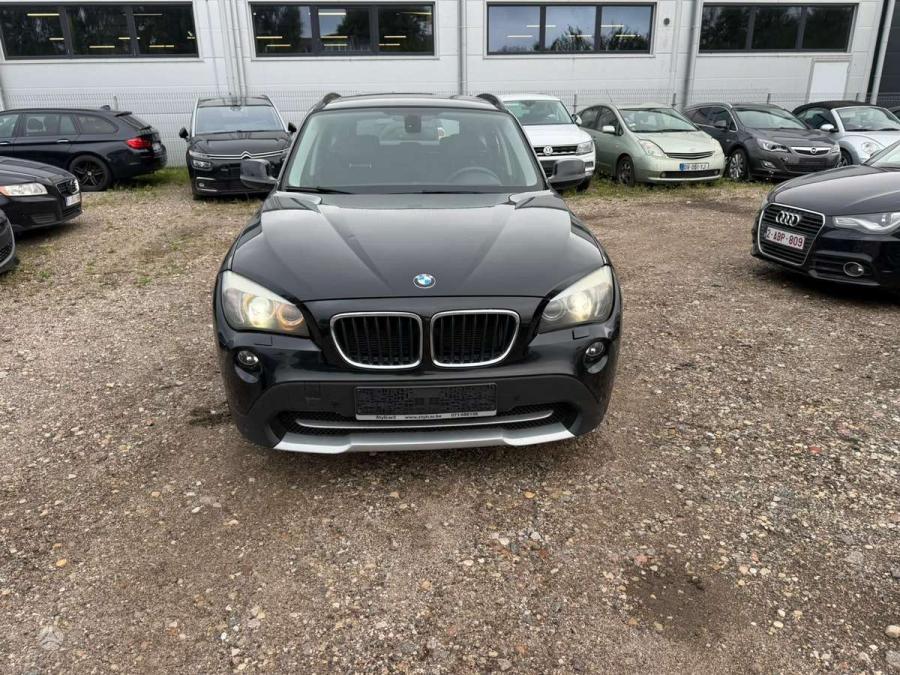 Black BMW X1 2011 in Ukmerge, with an engine capacity of 2.00 L and mileage of 260 thousand km for 5250 €, photo 7 on AUTOMOTO.COM.LV