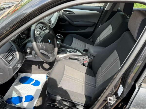Black BMW X1 2011 in Ukmerge, with an engine capacity of 2.00 L and mileage of 260 thousand km for 5250 €, photo 9 on AUTOMOTO.COM.LV