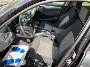 Black BMW X1 2011 in Ukmerge, with an engine capacity of 2.00 L and mileage of 260 thousand km for 5250 €, photo 10 on AUTOMOTO.COM.LV